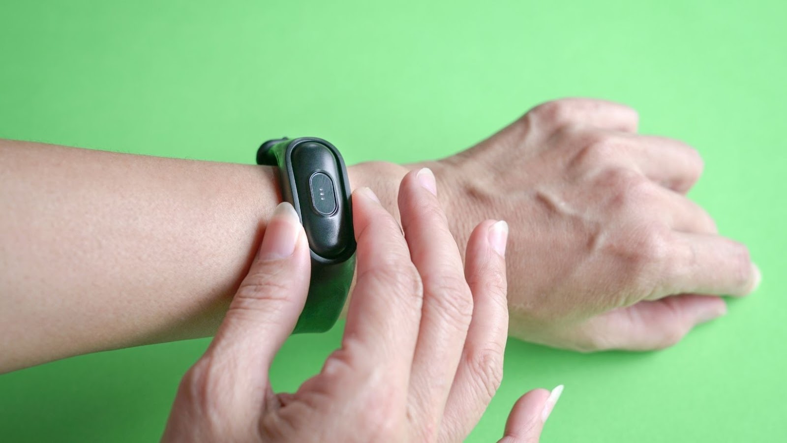 Fitbit Charging Instructions - Fitness TALK